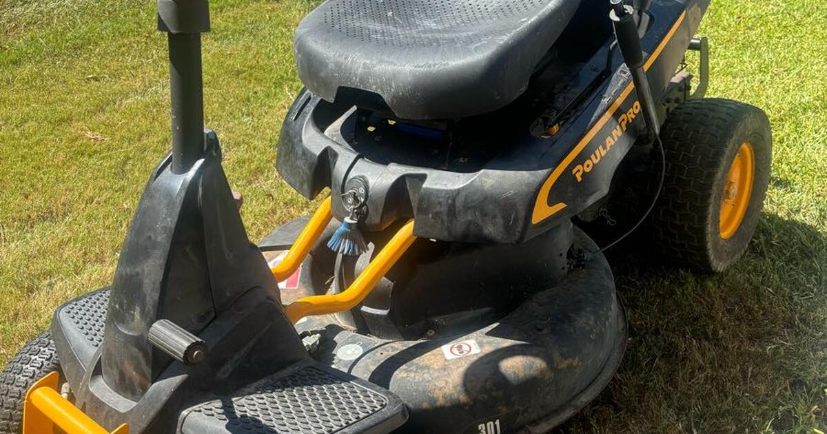 Poulan Pro Riding Lawn Mower for $350 in Brandon, MS | For Sale & Free — Nextdoor