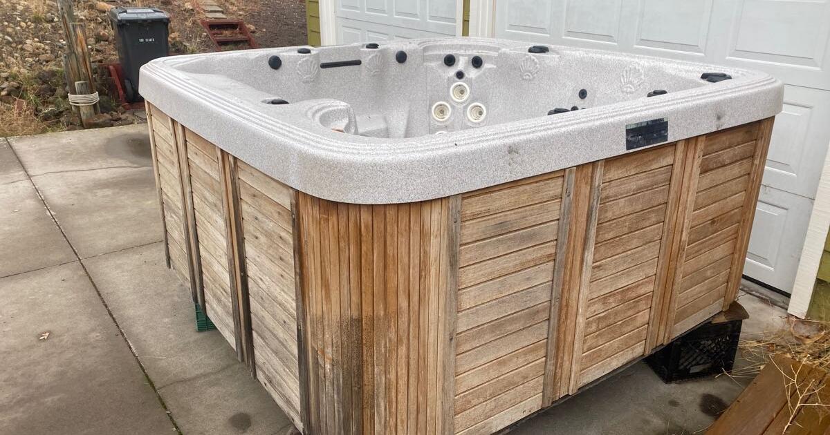 Hot tub for $30 in Weed, CA | For Sale & Free — Nextdoor