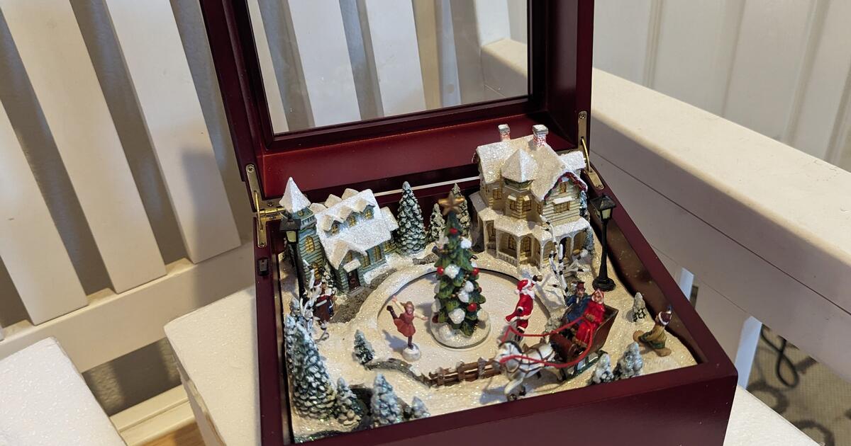 Beautiful But Broken Music Box for Free in Elk Grove, CA | For Sale ...