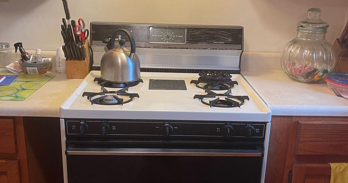 Beige stove with hooded range for $60 in Akron, OH | For Sale & Free ...