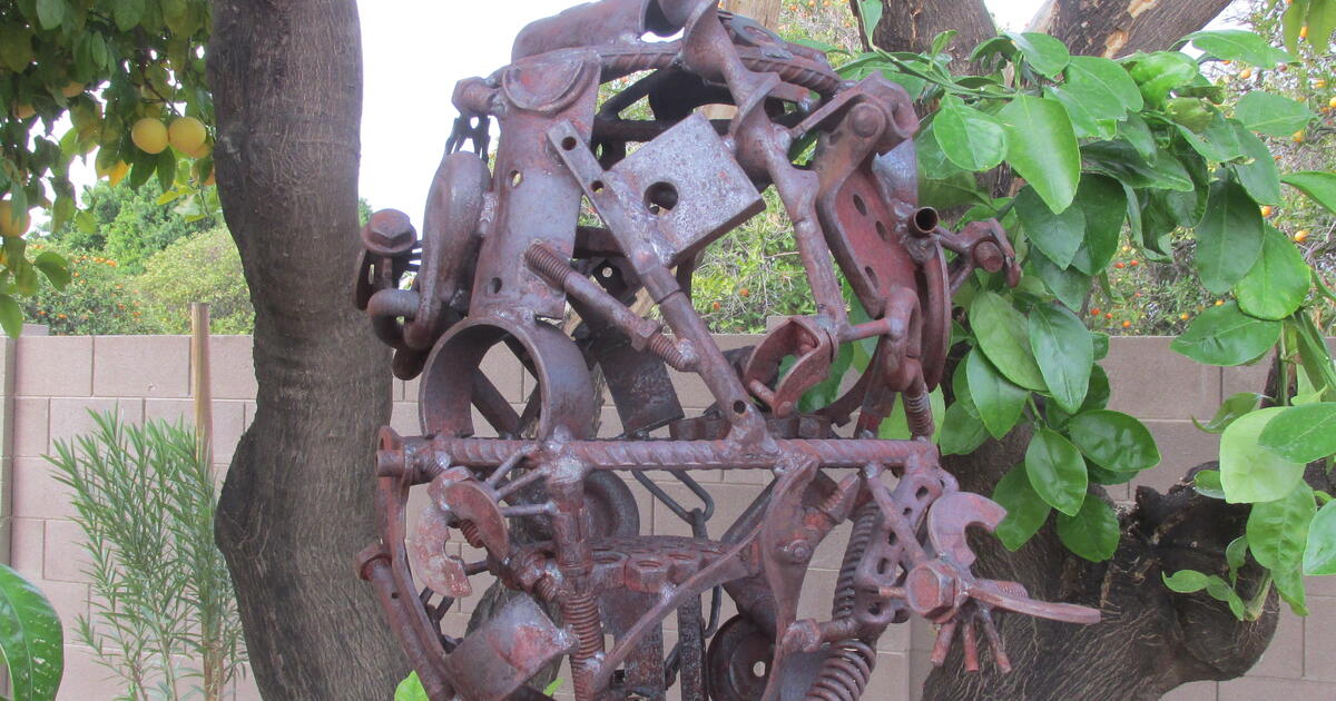 HEAVY METAL Yard Art BEE HIVE w/BEES One of a Kind!! for $200 in Sun ...