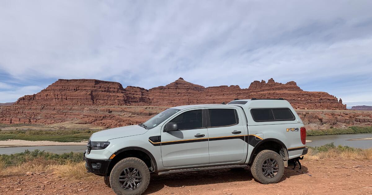 2019-2023 Ford Ranger SuperCrew 5' bed ARE MX (mid rise) canopy topper ...