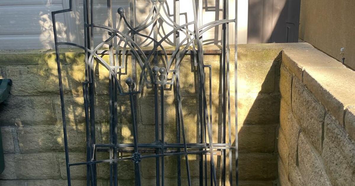 Trellises for Free in Stevenson Ranch, CA | For Sale & Free — Nextdoor