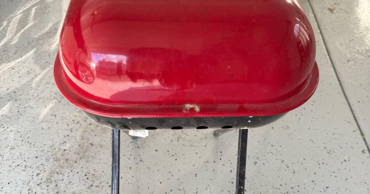 Red Charcoal Grill for Free in Elgin, IL | For Sale & Free — Nextdoor