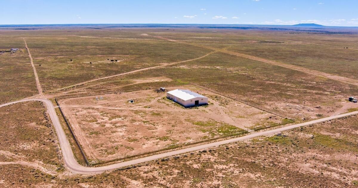 260 acres/10,000 sq ft building/apartments for Free in Glendale, AZ ...