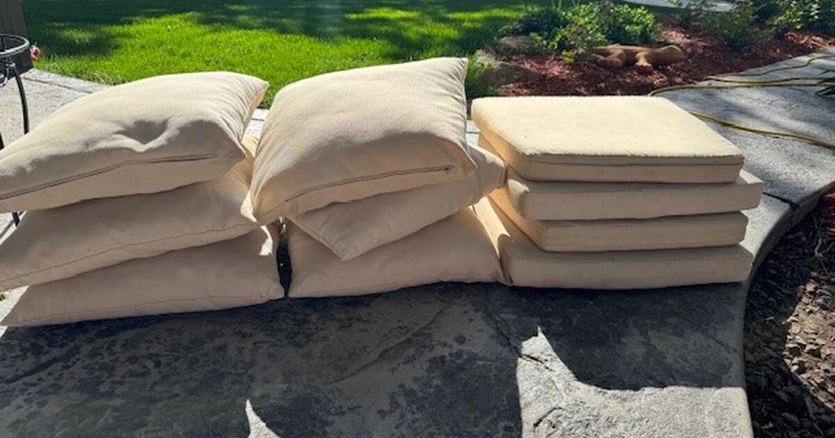 Freshen up your patio with Cream patio cushions! $30 OBO for $30 in ...