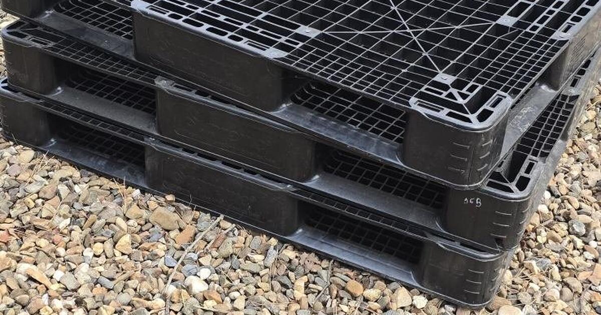 Stack of Black Plastic Pallets for $40 in Hot Springs Village, AR | For ...