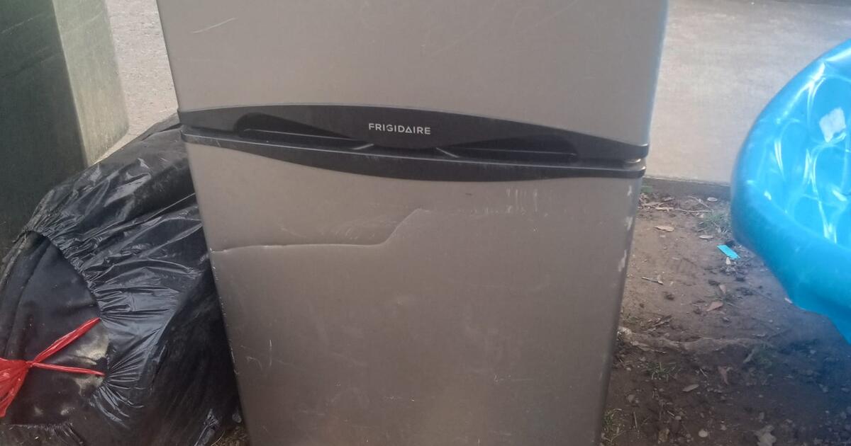 Curb Alert- mini fridge, kid's bikes and razor scooter for Free in ...