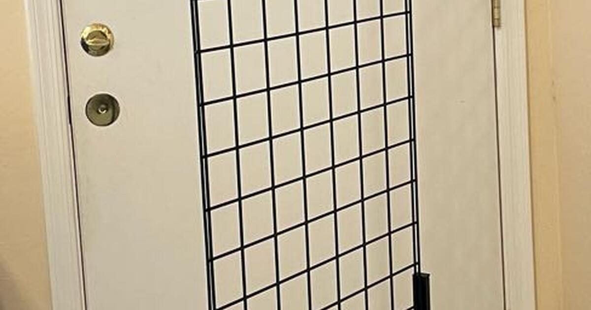 Bonnlo Metal wire display racks. for $200 in Queen Creek, AZ | For Sale ...