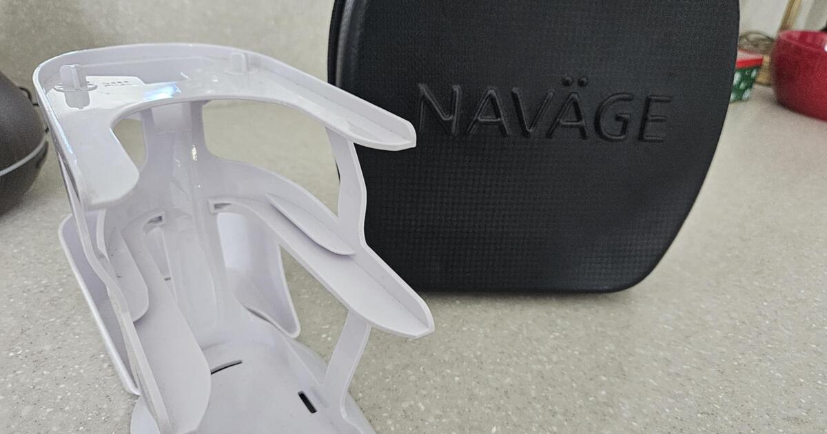 Free.... Naväge Nasal Care System drying rack and case (navage not ...