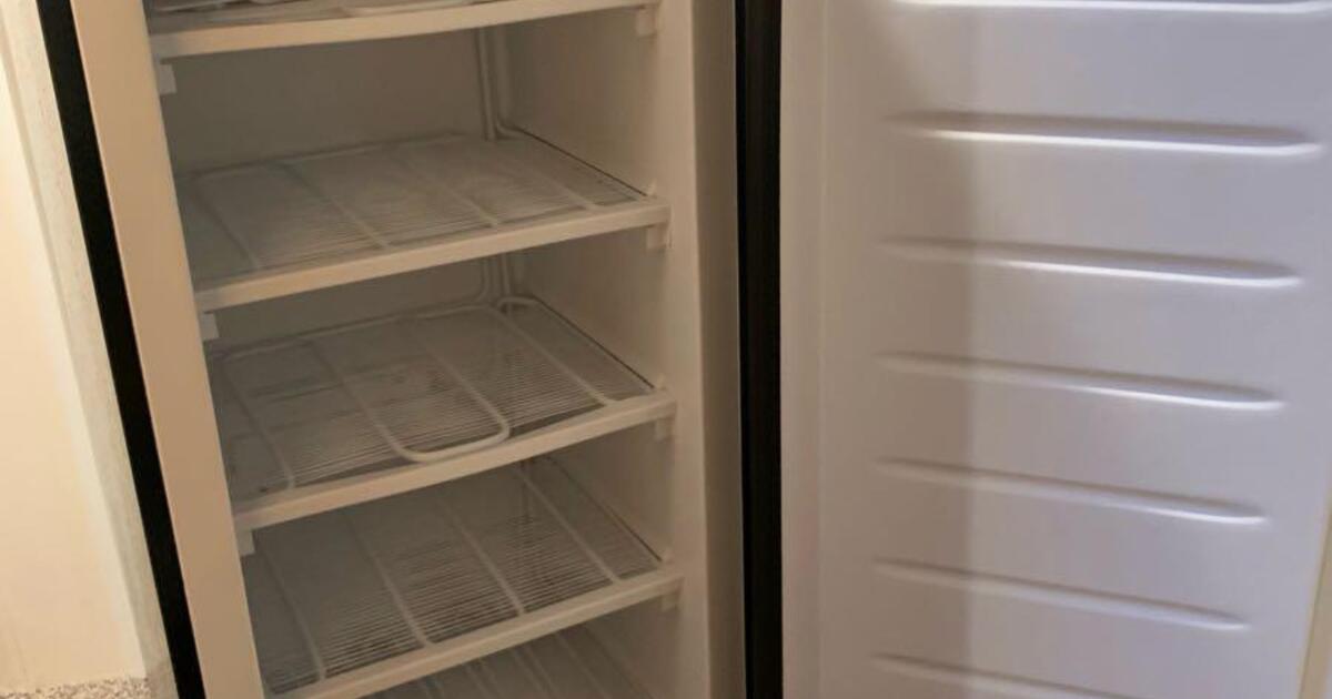 Scrap or Repair or Parts - Commercial Cool Upright Freezer (CCUL60B6 ...