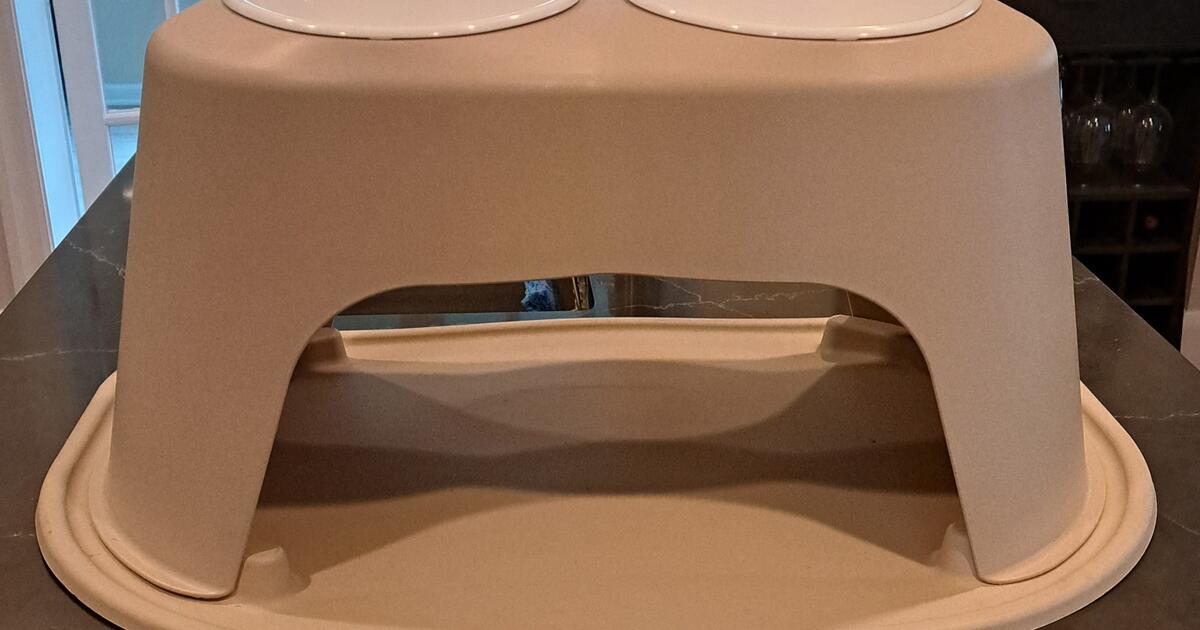 WeatherTech Dog Bowls for $10 in Baltimore, MD | For Sale & Free — Nextdoor