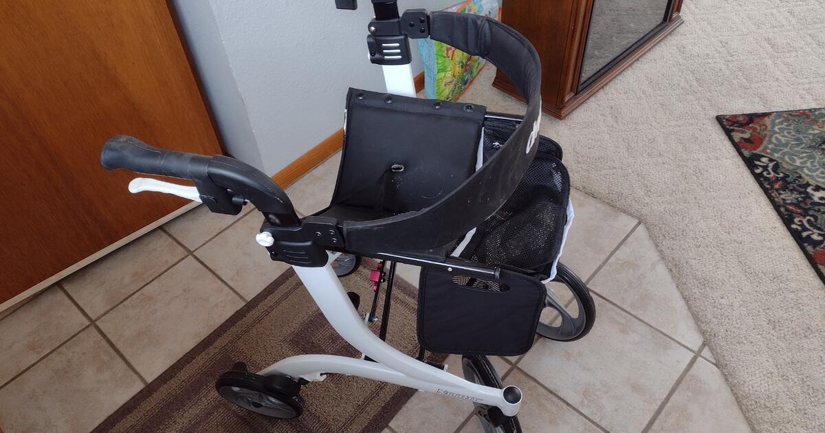 DRIVE UPRIGHT assist walker on rollers, bench w/back support & basket ...