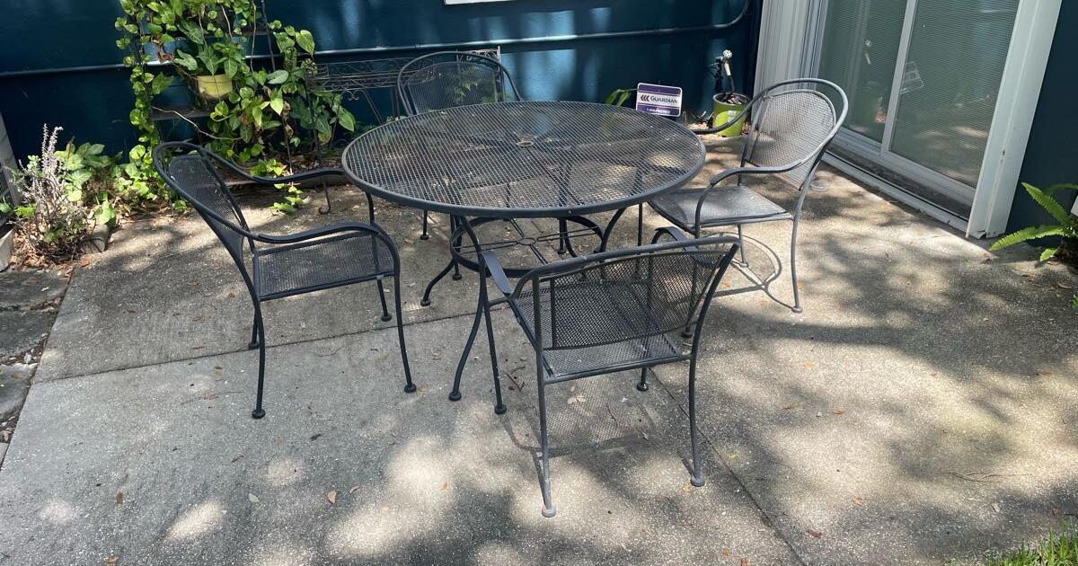 Black Metal Table and 4 Chairs for $75 in St. Petersburg, FL | For Sale ...