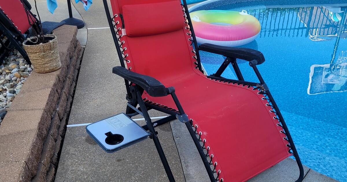 3 Outdoor Chase Lounge Chairs for $10 in St. Peters, MO | For Sale ...