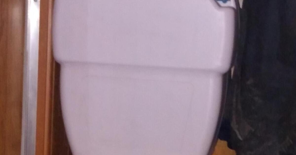 Blitz Pour-n-Stor wall-mount 40lb storage bin for $10 in Bend, OR | For ...