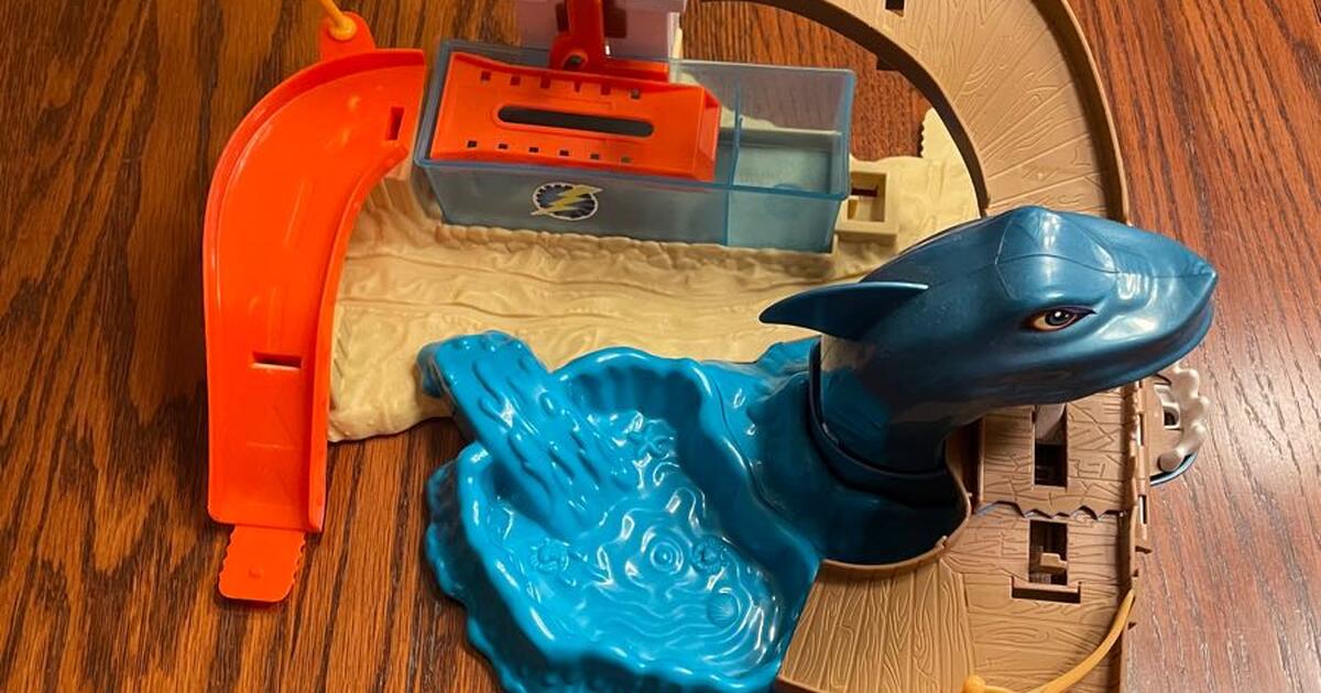 Hot Wheels Color Shifter Shark Port Showdown for $5 in Northville, MI ...