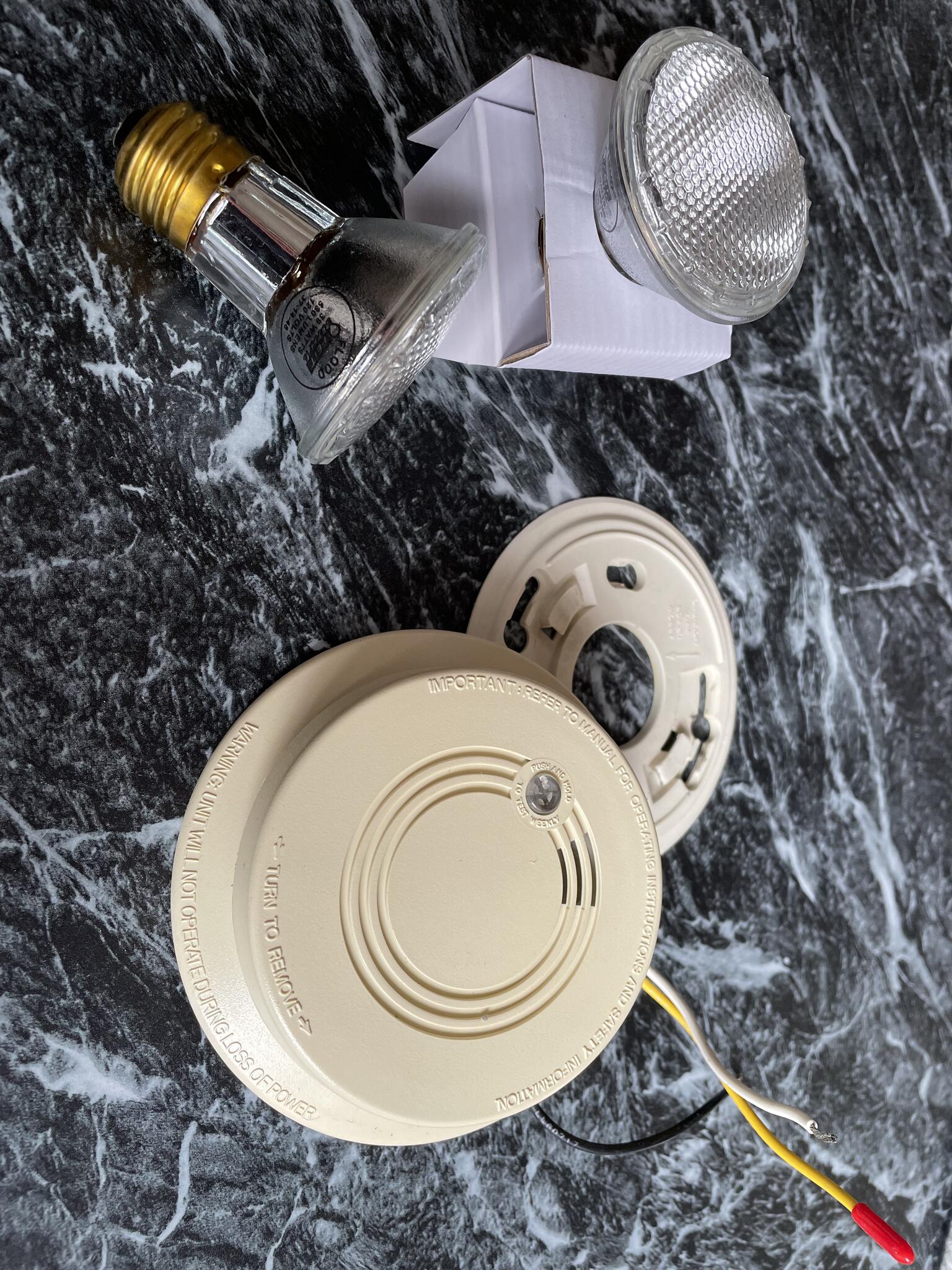 Smoke detectors, light bulbs for Free in Buffalo Grove, IL | For Sale ...