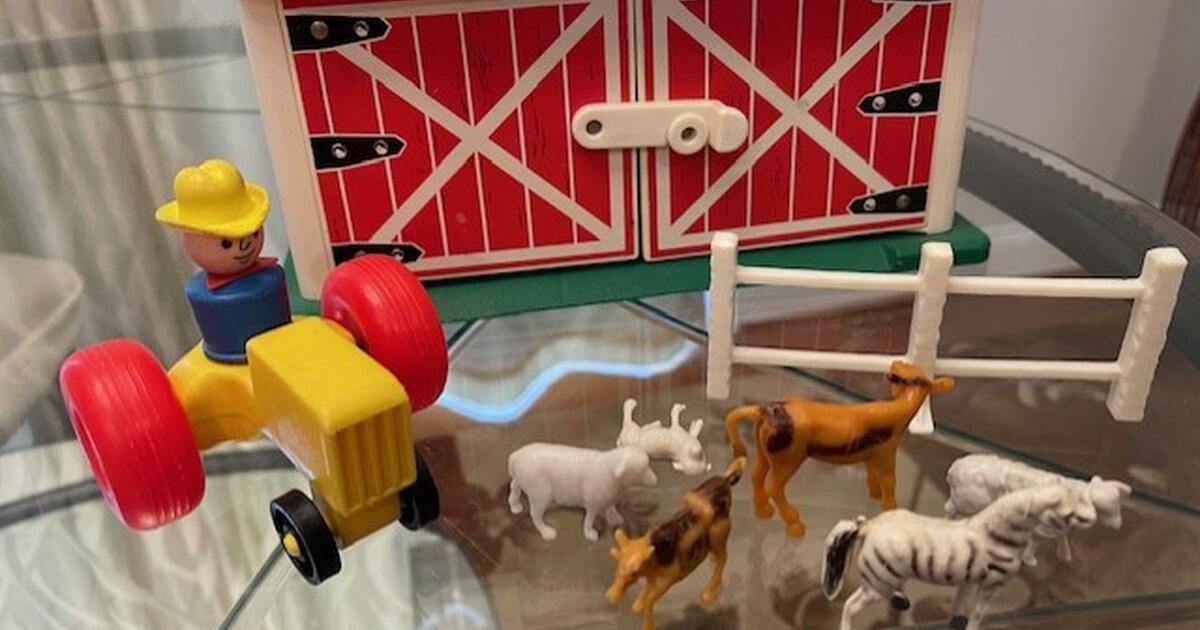Fisher Price Family Farm Play Set - 80s for Free in West Seneca, NY ...