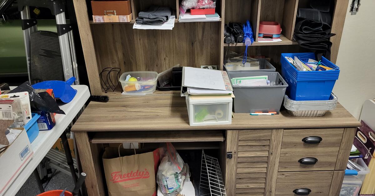 FREE 3 items: 1. COMPUTER DESK, 2. TARGET THROWER W/WOBBLER KIT AND 3 ...