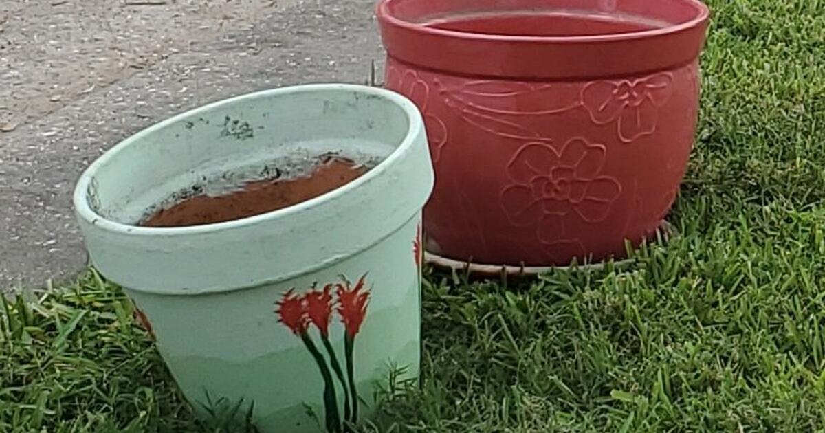 Set of 2 Decorative Flower Pots for Free in League City, TX | For Sale ...