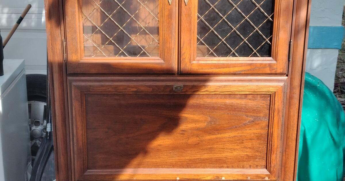 Bar/Liquor cabinet with internal lights and electric internal ice ...