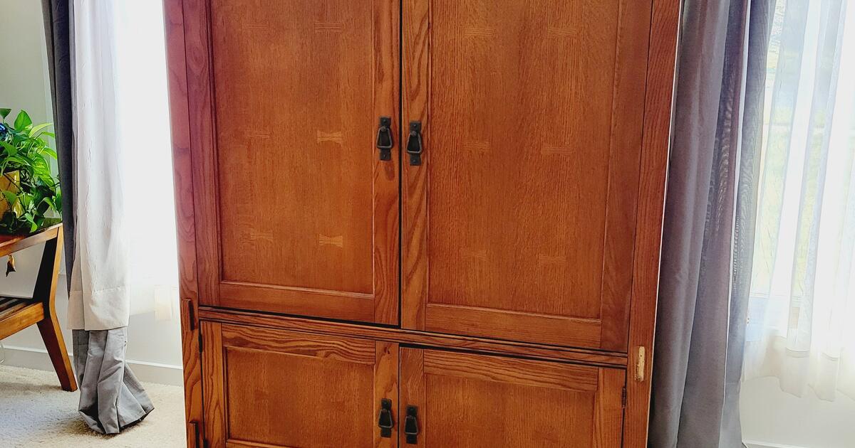 Pending Pickup-Large Armoire TV Cabinet Closed Storage for Free in ...