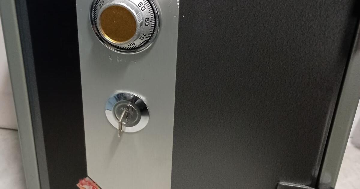 Brinks Fire Resistant Safe for $65 in Summerfield, FL | For Sale & Free ...