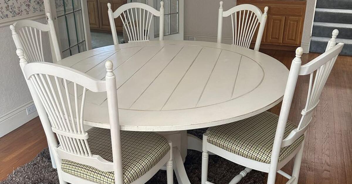 5 foot round dining table with 5 chairs for $100 in San Anselmo, CA ...