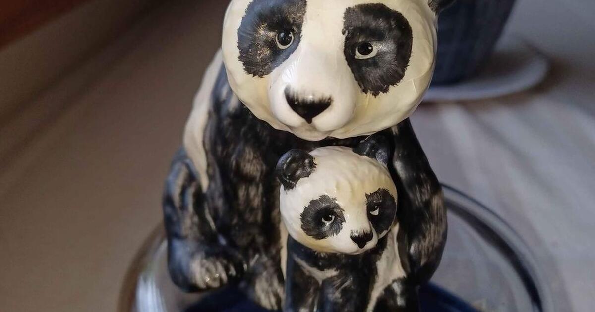Goebel Panda with Cub # 36 008-10 Figurine ~ 1976 for $12 in St. Clair ...