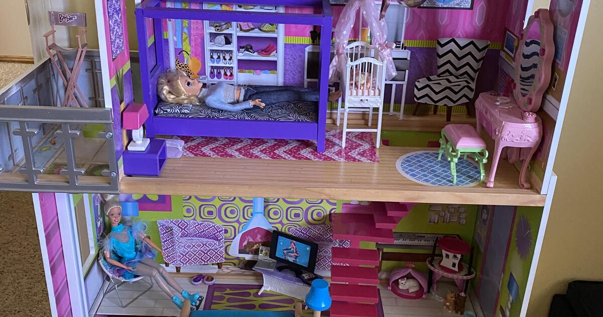 Kidkraft 3 Story Dollhouse (12" dolls), w/ Elevator for $35 in Garden ...