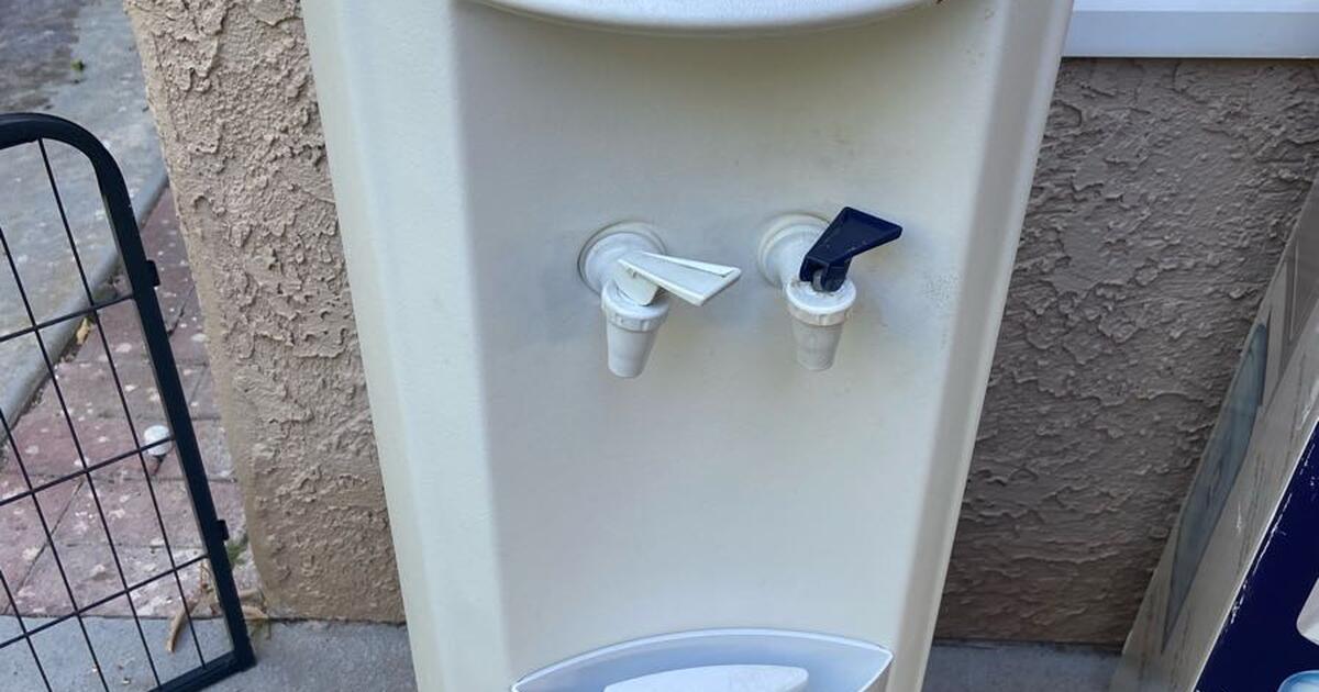 Water dispenser arrowhead cold for Free in Agoura Hills, CA | For Sale ...