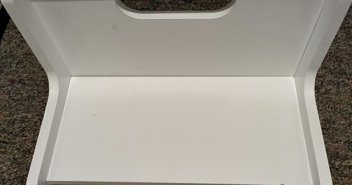 Beauitful White Wood Step Stool for $12 in Queen Creek, AZ | For Sale ...