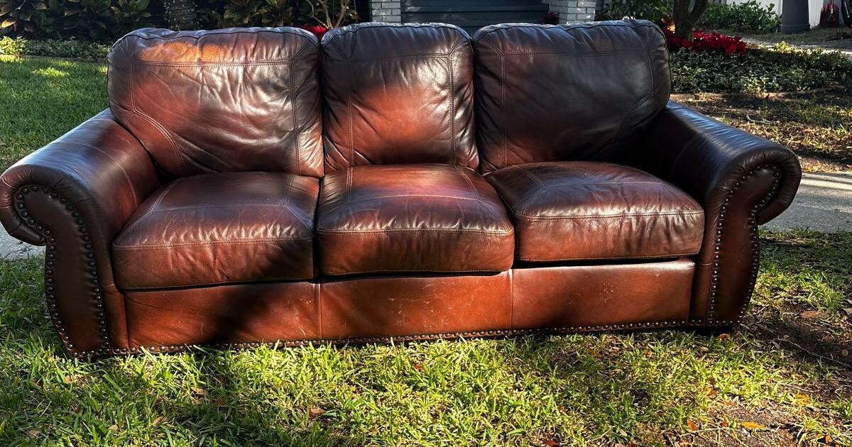Curb Alert!! Free Leather Sofa - must pick for Free in St. Petersburg ...