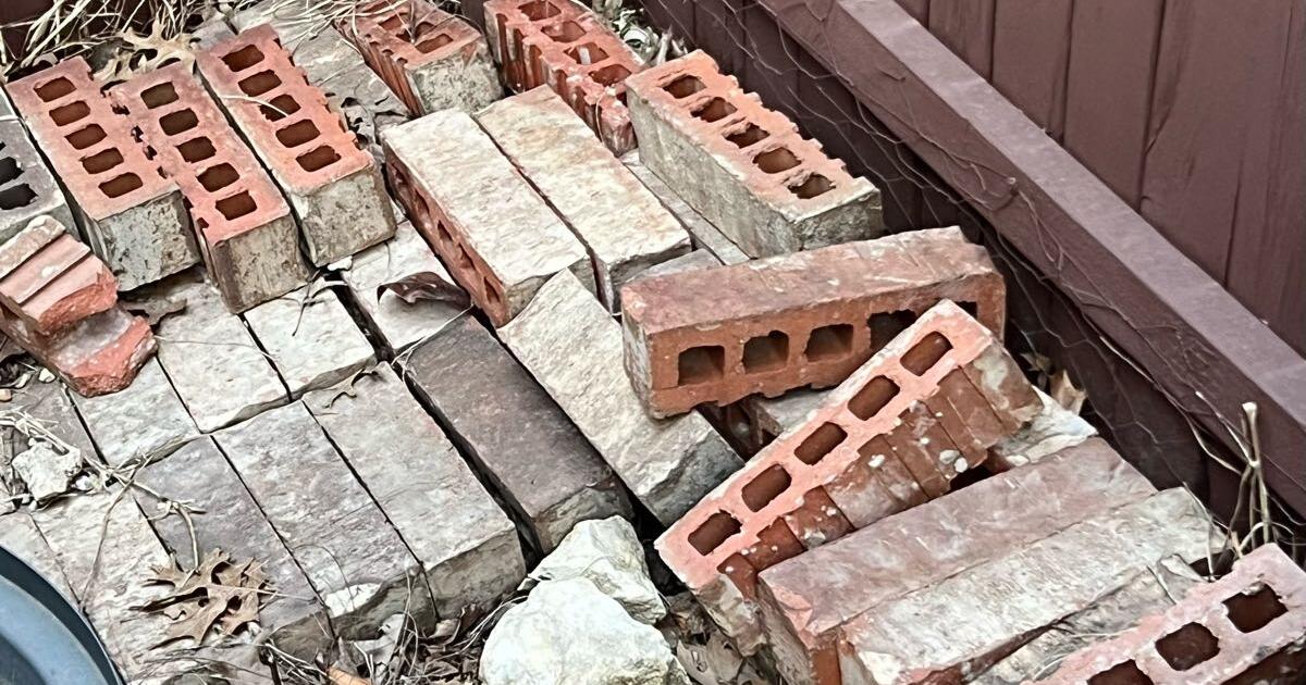 Brick / Cinder Blocks for Free in Fort Worth, TX | For Sale & Free ...