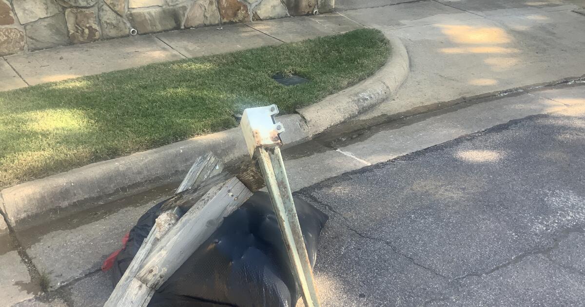 Free mailbox post repair spike until trash pickup Tuesday 5/30 8 AM for ...