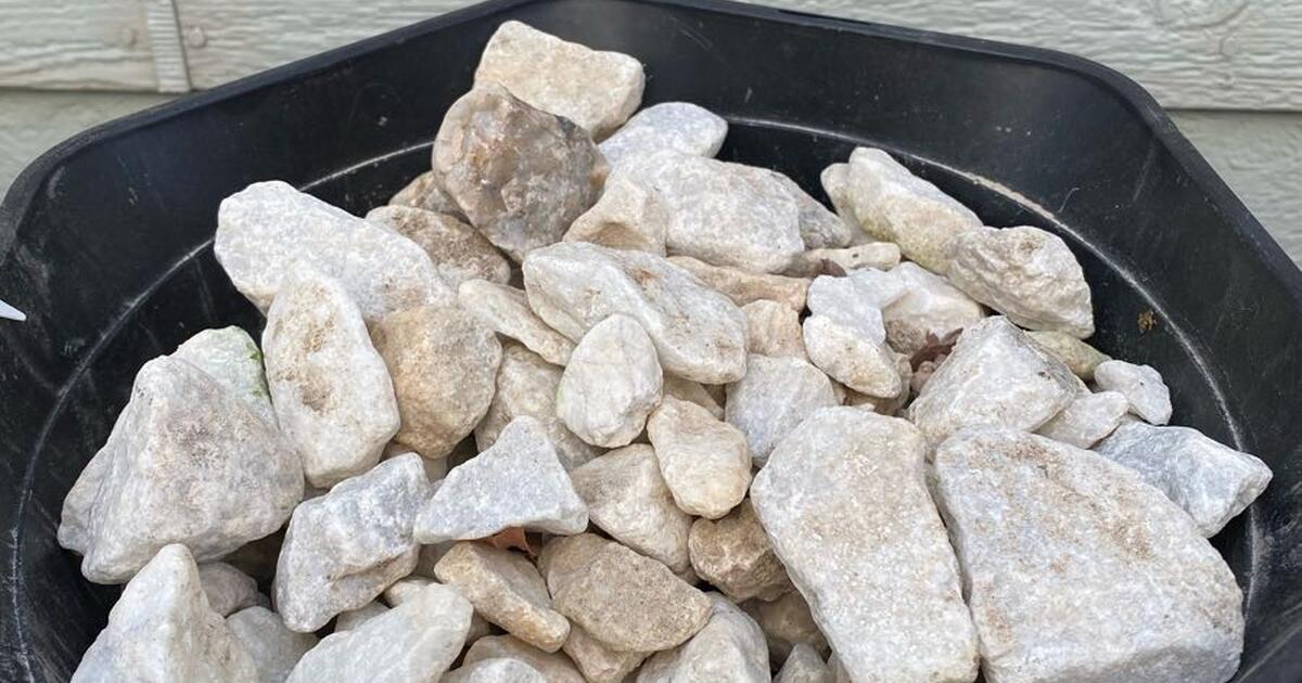 Bucket 🪣 of white rocks 😍 - PENDING for Free in Littleton, CO | For ...