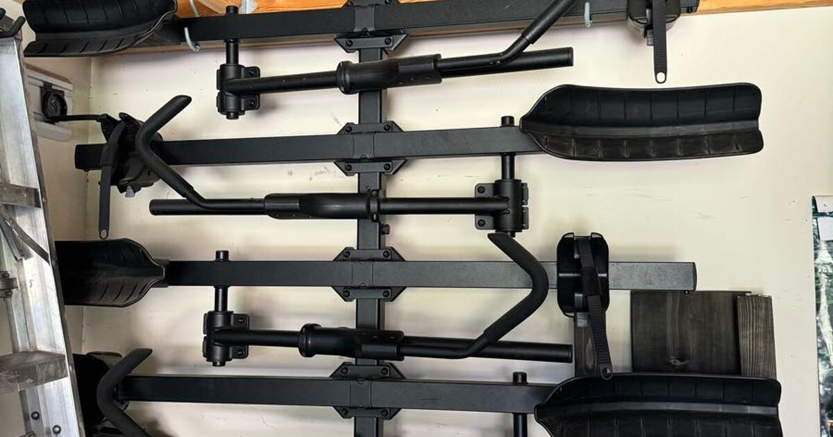 Thule T2 Classic (2 inch) like NEW Bike Rack with additional 2 bike ...