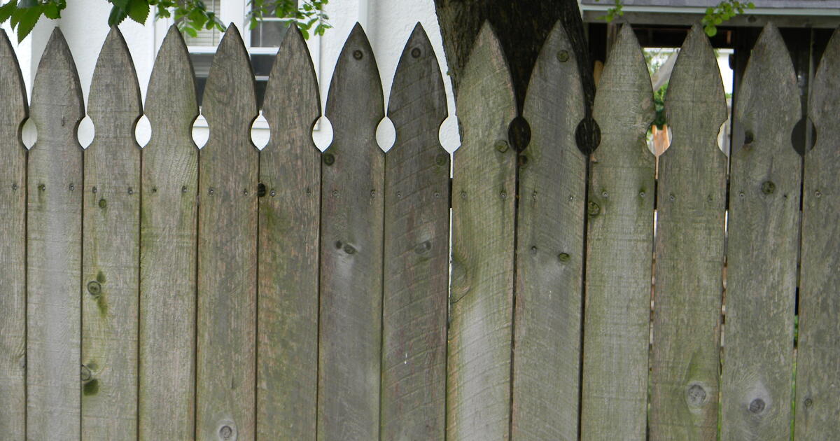 ISO Used 4' Cedar Picket Fence Boards for Free in Omaha, NE | For Sale ...