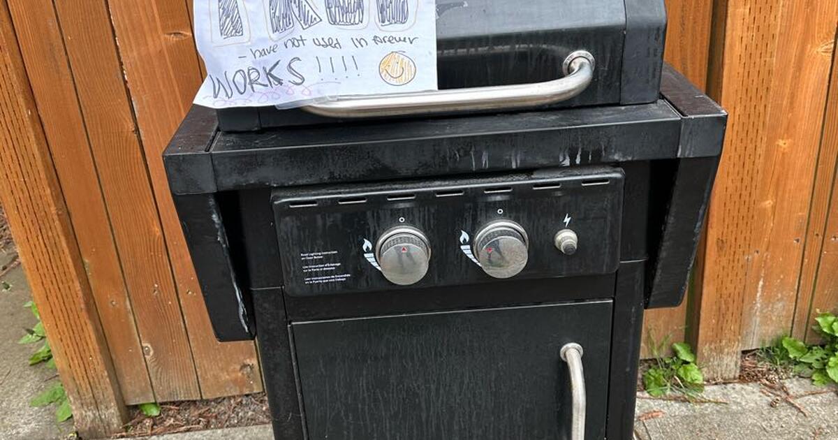 Bbq - working- no racks for Free in Seattle, WA | For Sale & Free ...