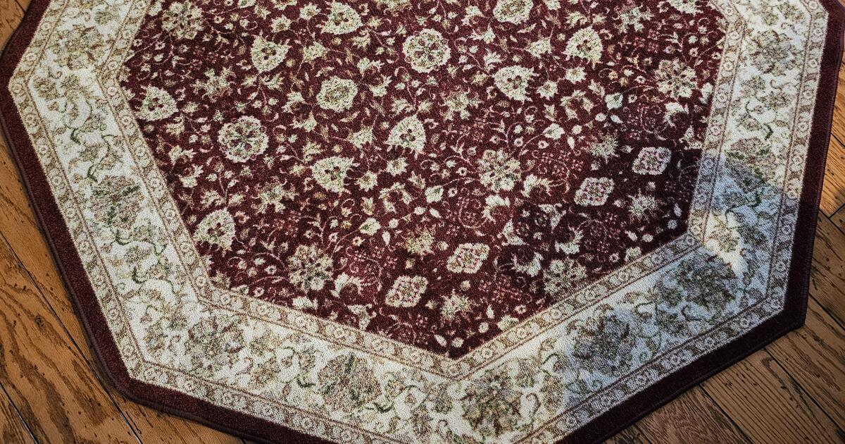 Octagonal Area Rug 5' X 5' for $30 in Murrells Inlet, SC | For Sale ...