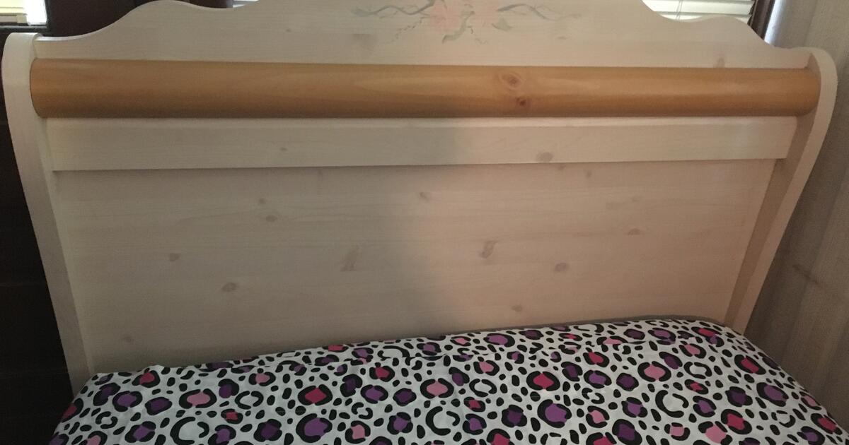 Farmhouse 4pc Twin Bedroom Set by Kathy Ireland for $600 in Roanoke, VA ...