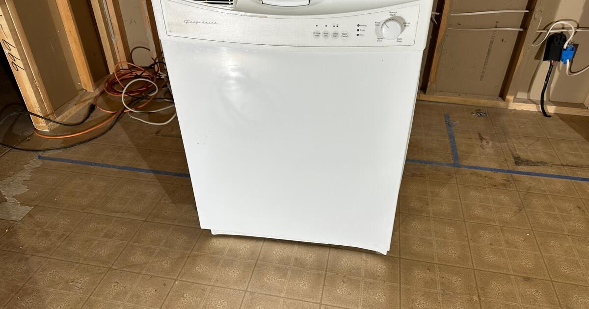 Frigidaire FDB1050RES2 dishwasher for Free in North Bend, WA | For Sale ...