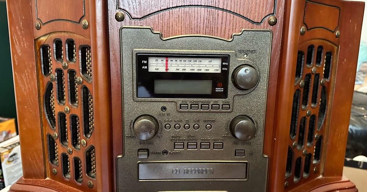 Combination record player, tape deck, radio and CD player. for $25 in ...