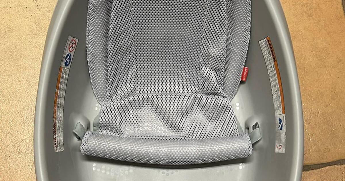 Skip Hop Moby Smart Sling 3-Stage Light Gray Whale 🐳 Shaped Baby Tub ...