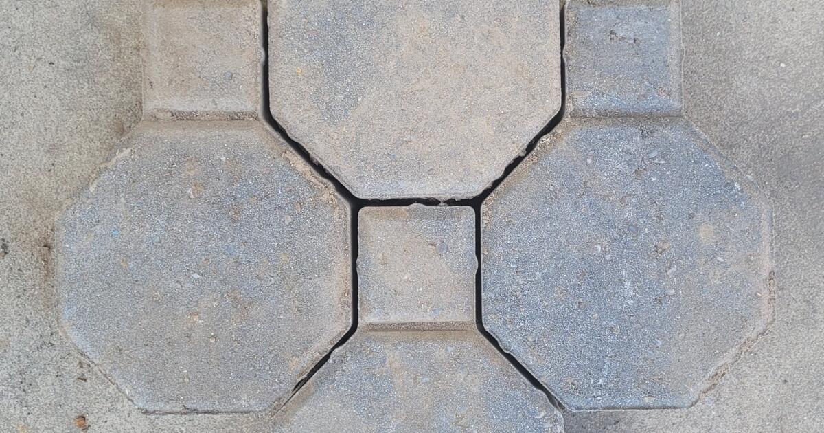 Concrete Keyhole Pavers for $1 in Sacramento, CA | For Sale & Free ...