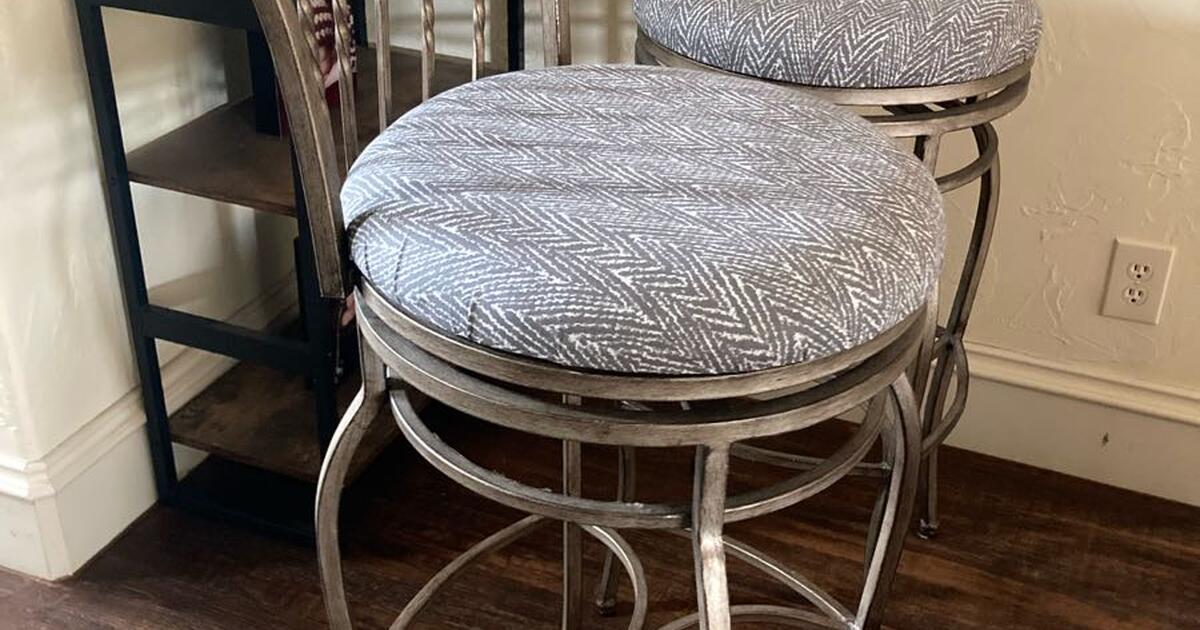 Carven enterprises heavy metal swivel bar chairs for $70 in Frisco, TX ...