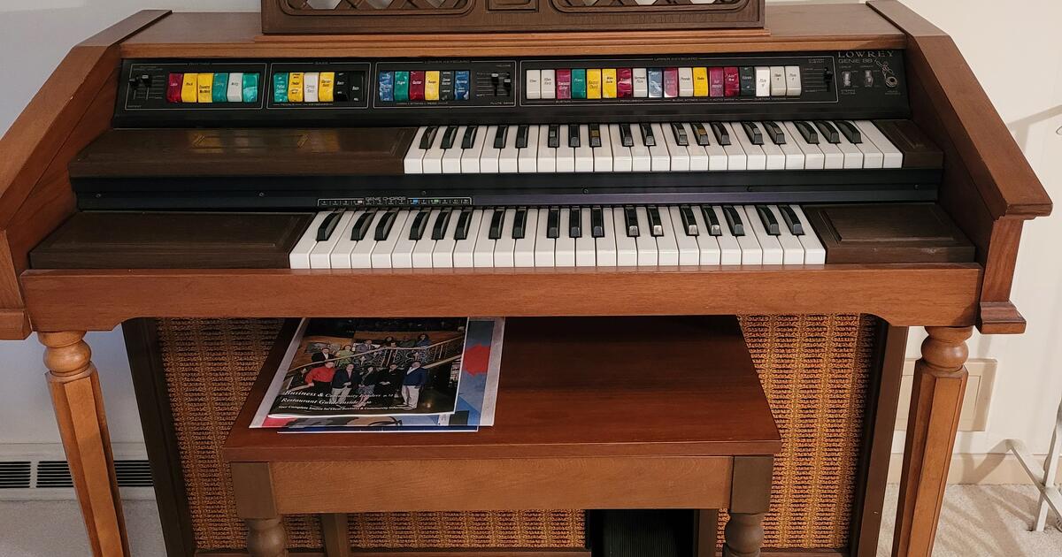Lowery Genie 88 Organ for Free in Parma, OH | For Sale & Free — Nextdoor