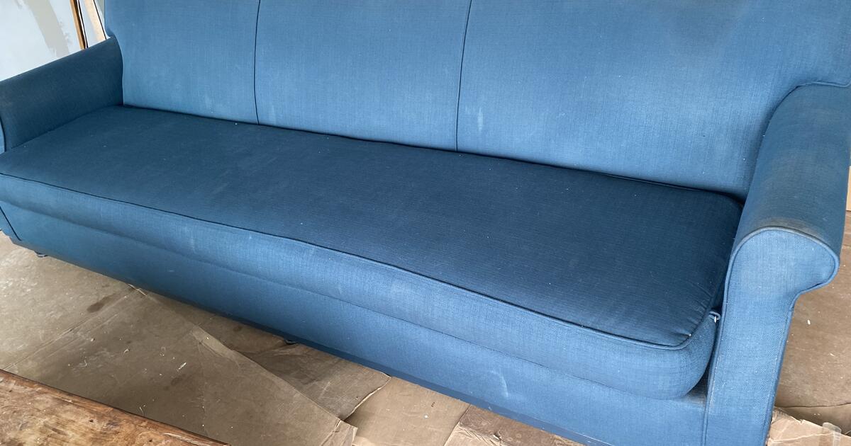 9ft couch for Free in Redondo Beach, CA | Finds — Nextdoor