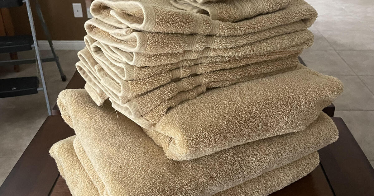 Gently Used Yellow Bath Towels, Hand Towels, and Wash Clothes for $15 ...